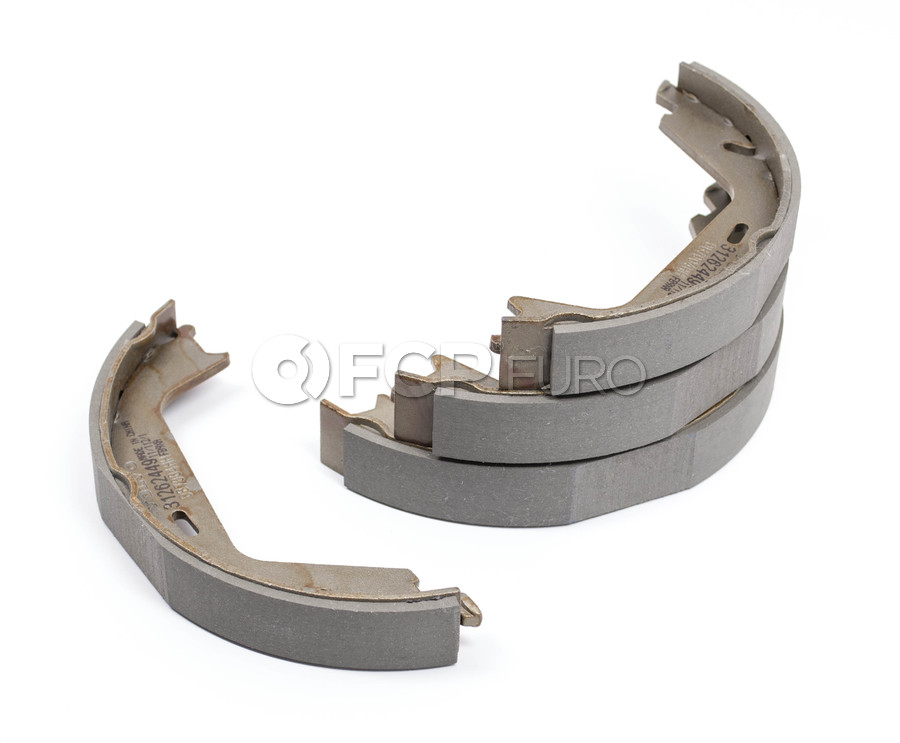 Volvo Parking Brake Shoe Set - Genuine Volvo 31262874 | FCP Euro