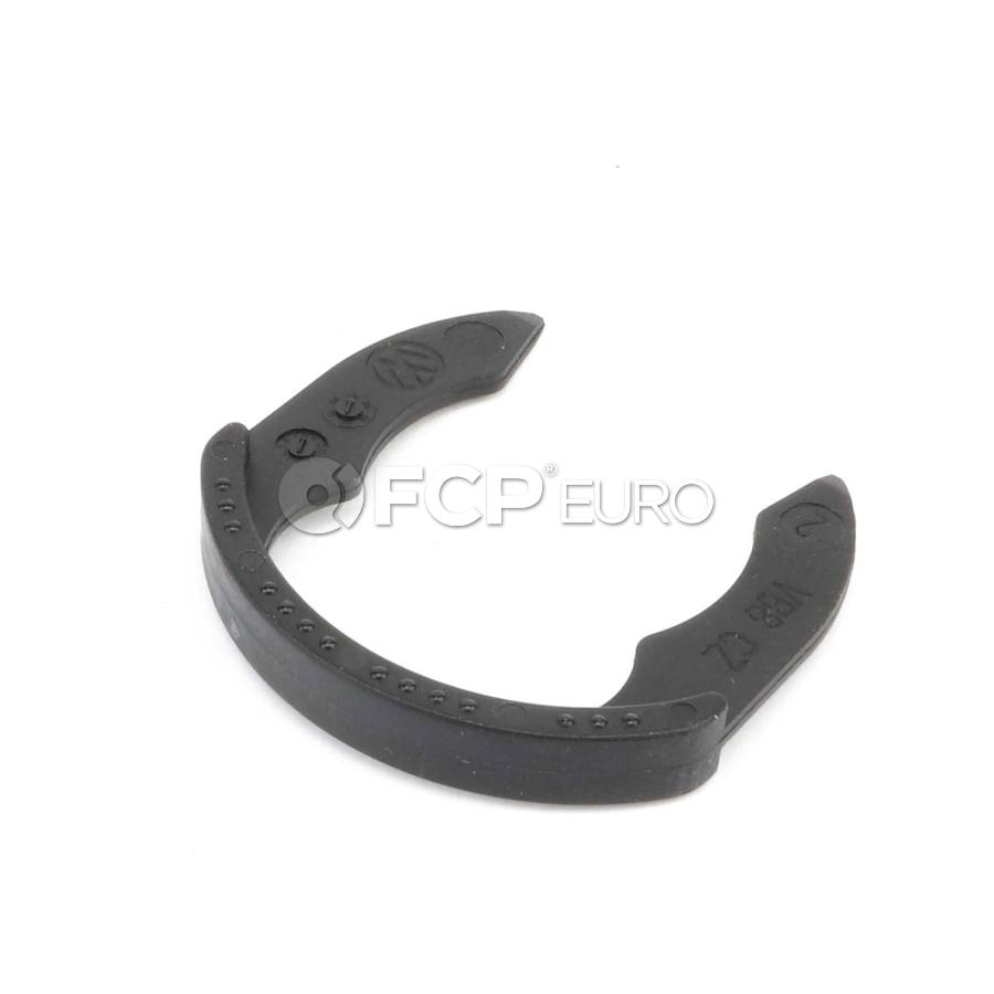 Porsche Engine Coolant Pipe Clip - Genuine Porsche 95510634400 | FCP Euro