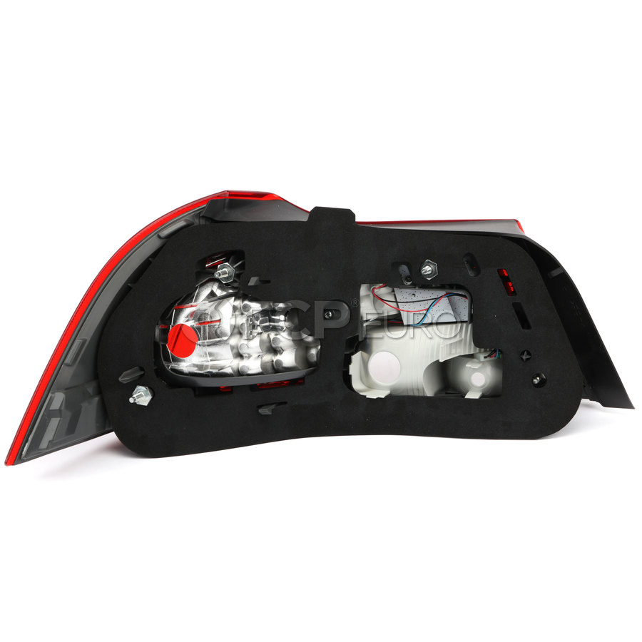 Volvo Tail Light Assembly - Genuine Volvo 31299415 | FCP Euro