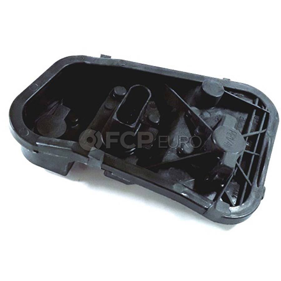 VW Tail Lamp Socket - Genuine VW 7L6945257F | FCP Euro